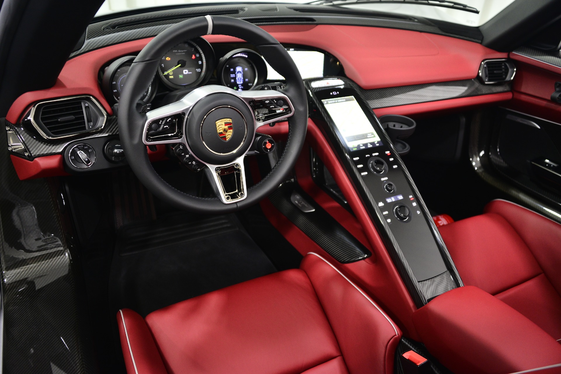 Porsche 918 Spyder Interior