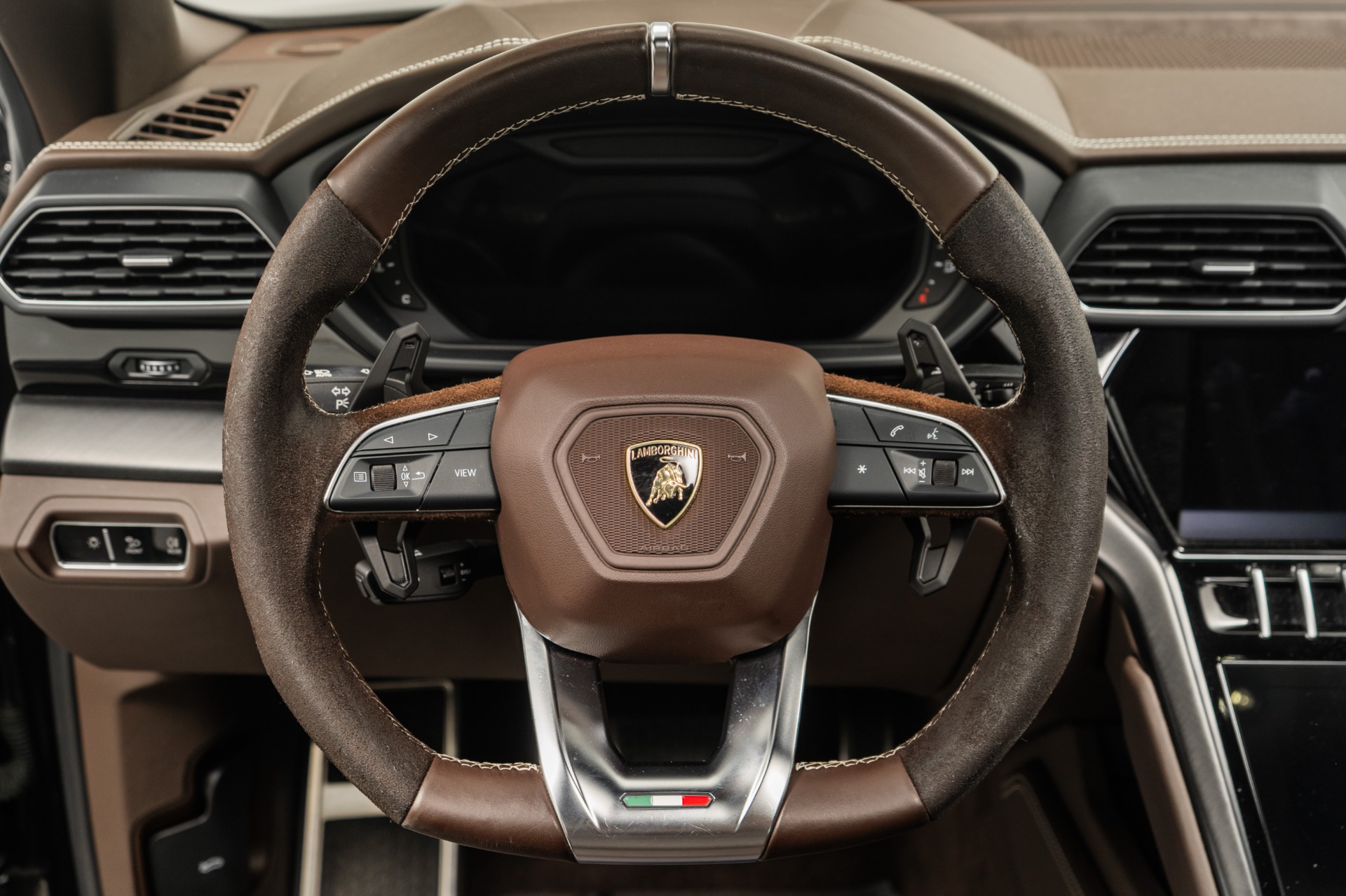 2022 Lamborghini Estoque Interior