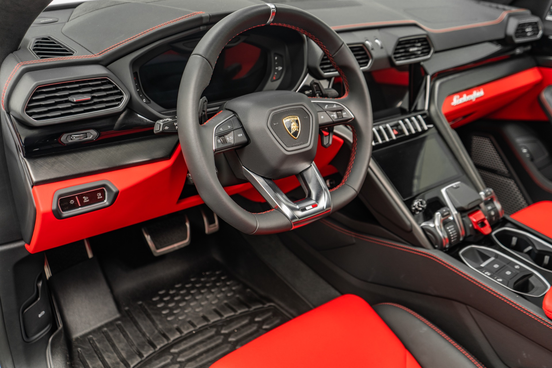 2022 Lamborghini Estoque Interior