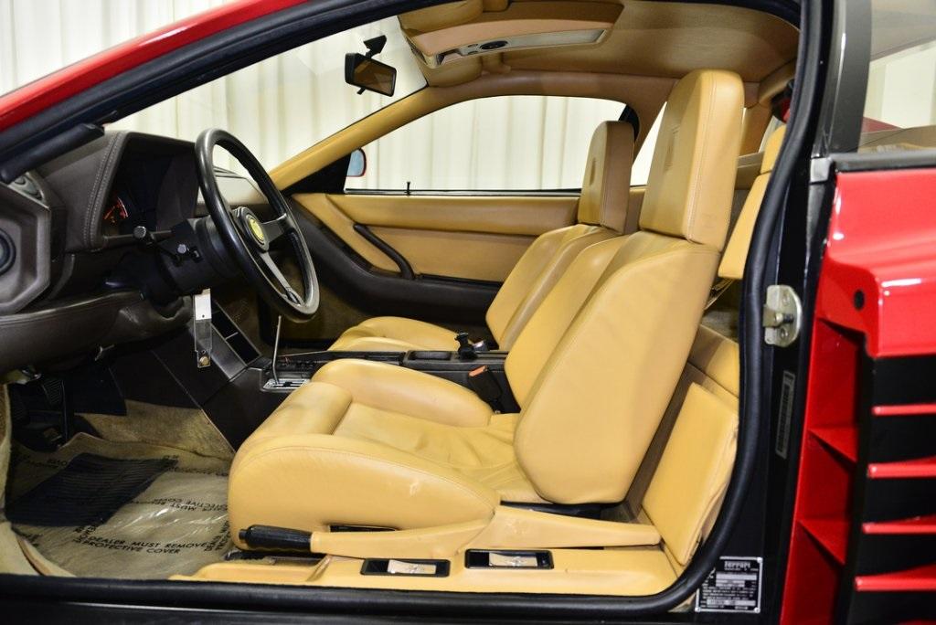 Ferrari Testarossa 1990 Interior