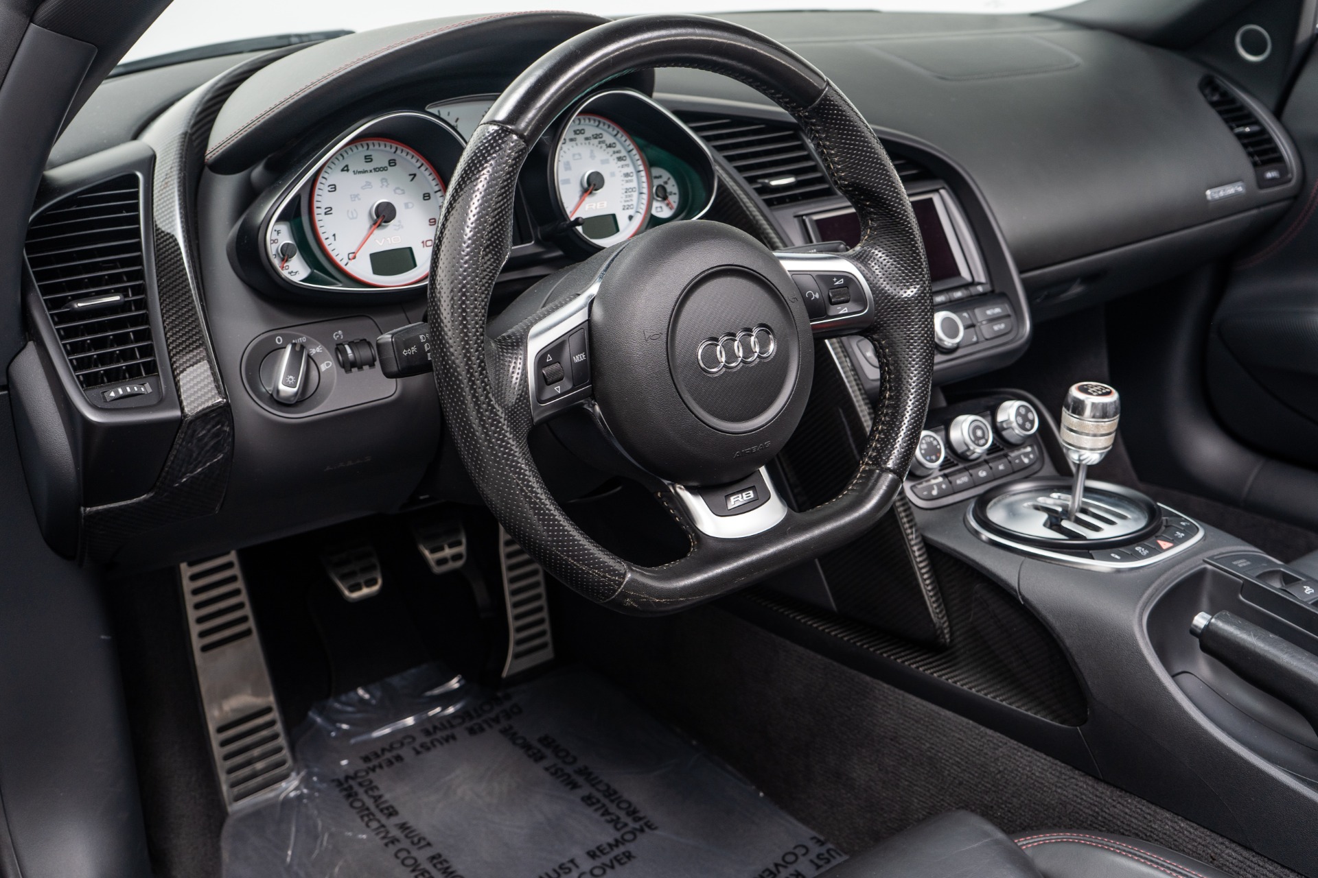 Audi R8 Spyder Interior