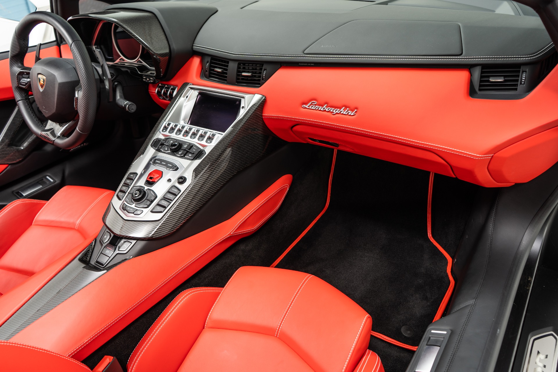 Lamborghini Aventador Roadster Interior