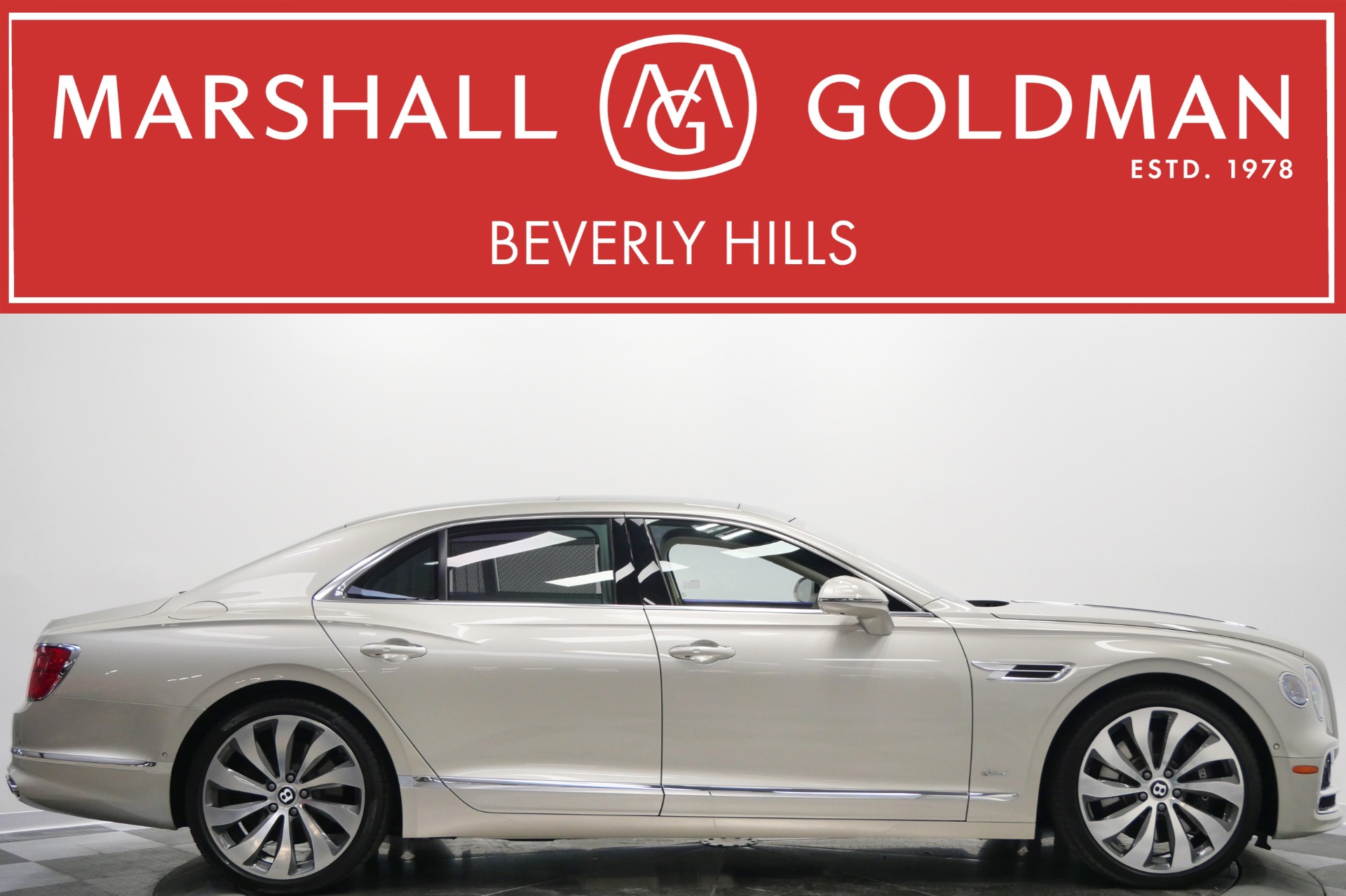 White Sand 2022 Bentley Flying Spur Hybrid -Mulliner Driving ...